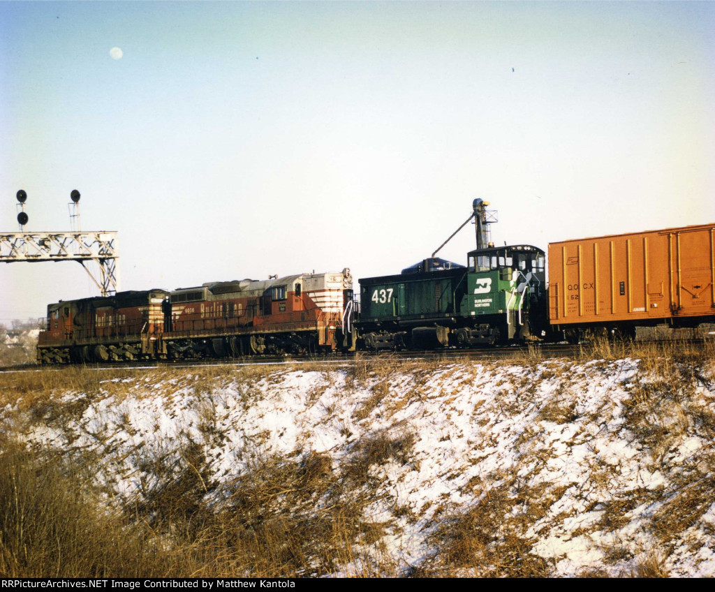 BN freight passing thru Aurora, IL